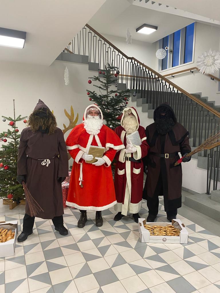 Auch dieses Jahr: Samichlaus muss auf Esel verzichten - Kreisschule ...